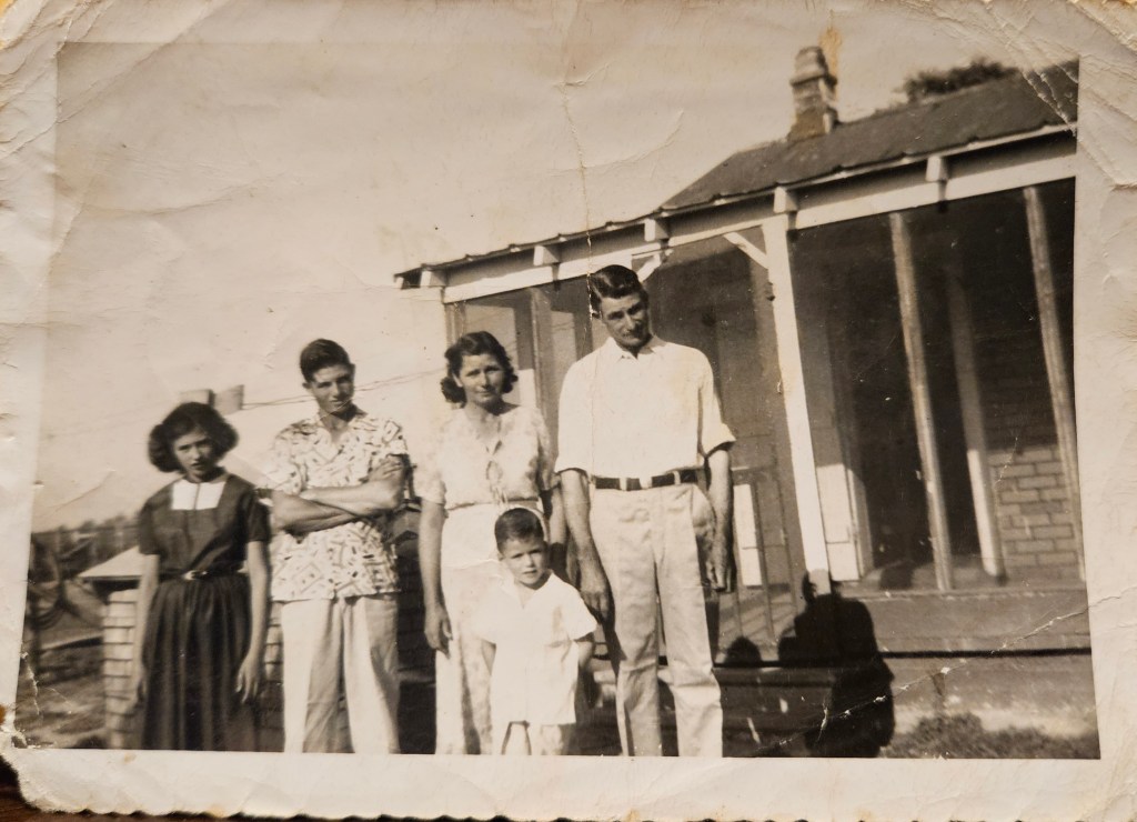 Albert Venable Sr. – Ya MeeMaw's Magnalite Collection